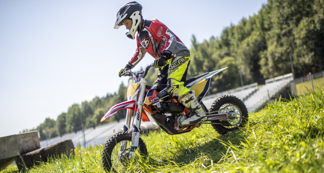 KTM Elektro SX-E 5 Kids fahren Österreich I Red Bull Ring