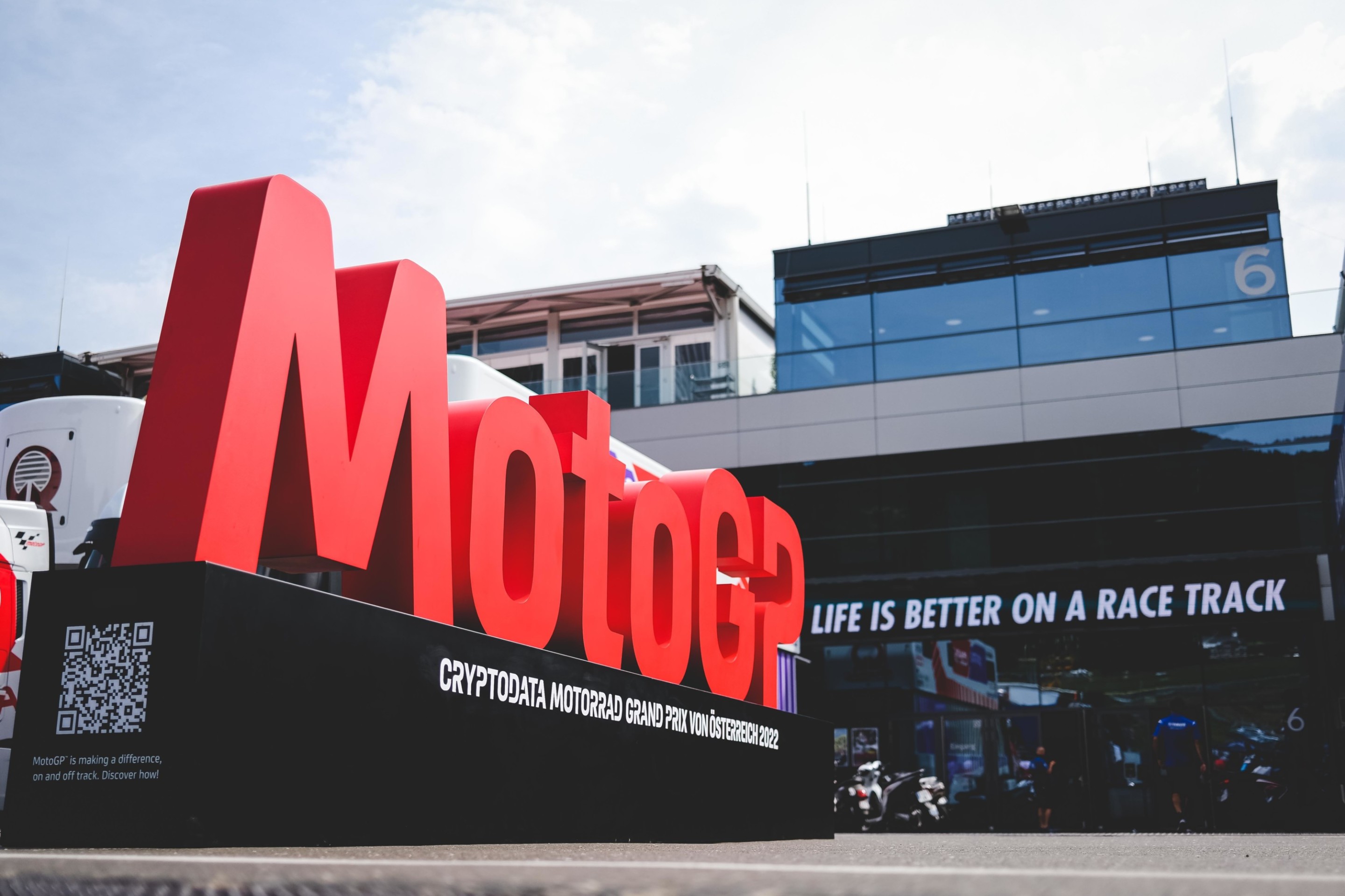 Construction of the MotoGP paddock & the MotoGP Bike City in a time-lapse