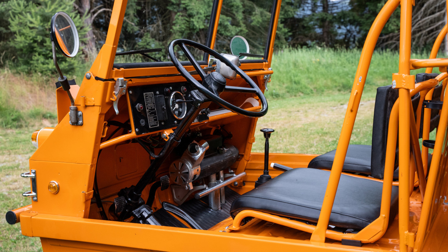 Drivers Parade: Lap of honour in Steyr-Puch Haflingers