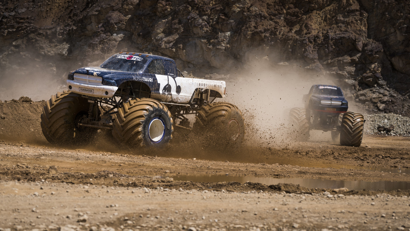 Unserious Race Series: Verstappen vs Tsunoda in mega trucks