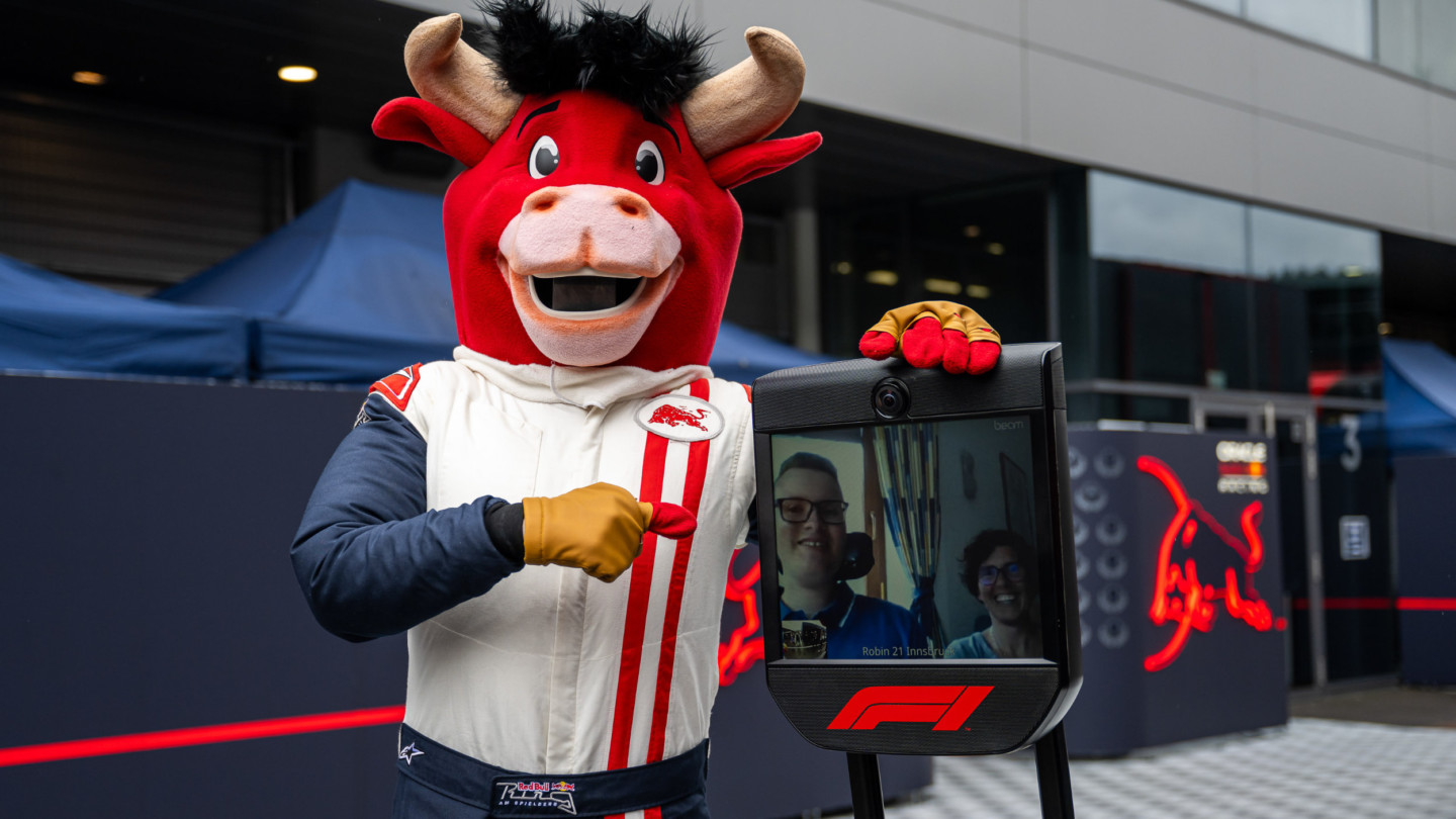 Awabot: F1 fans meet their heroes in virtual space