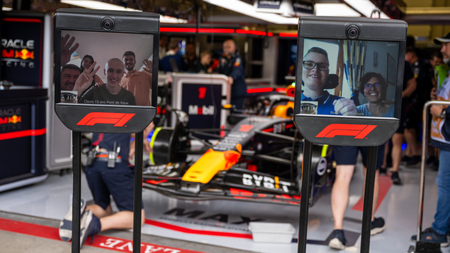 Awabot: F1 fans meet their heroes in virtual space