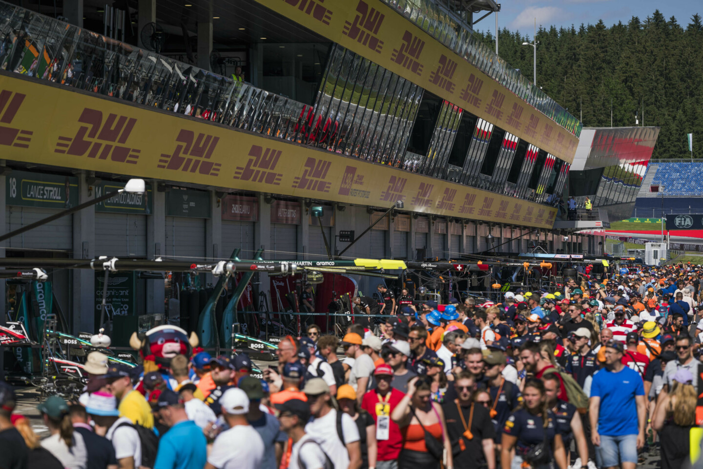 Pit Lane Walk F1 2024 I Spielberg