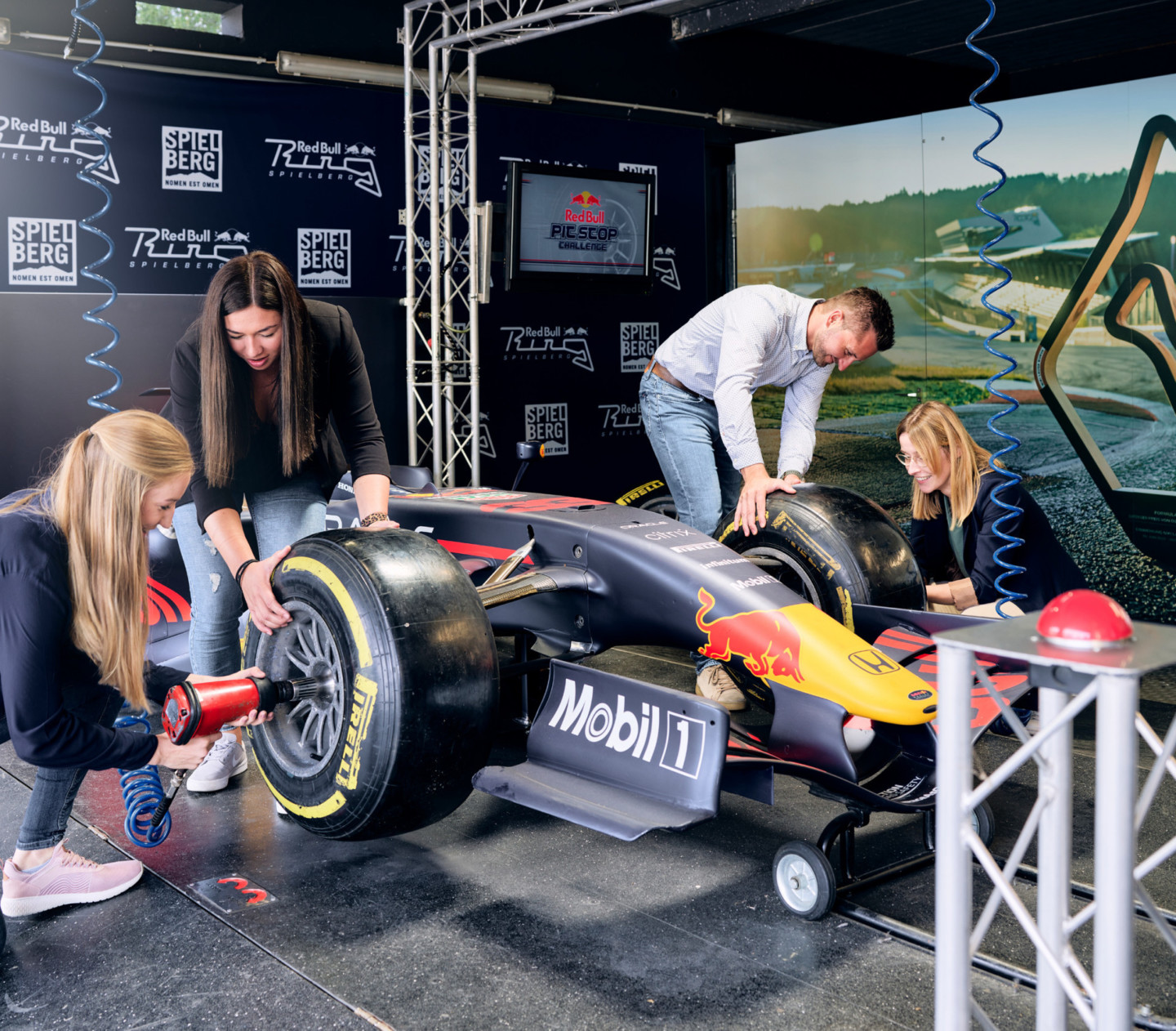Pit Stop Game - redbullring.com - EN