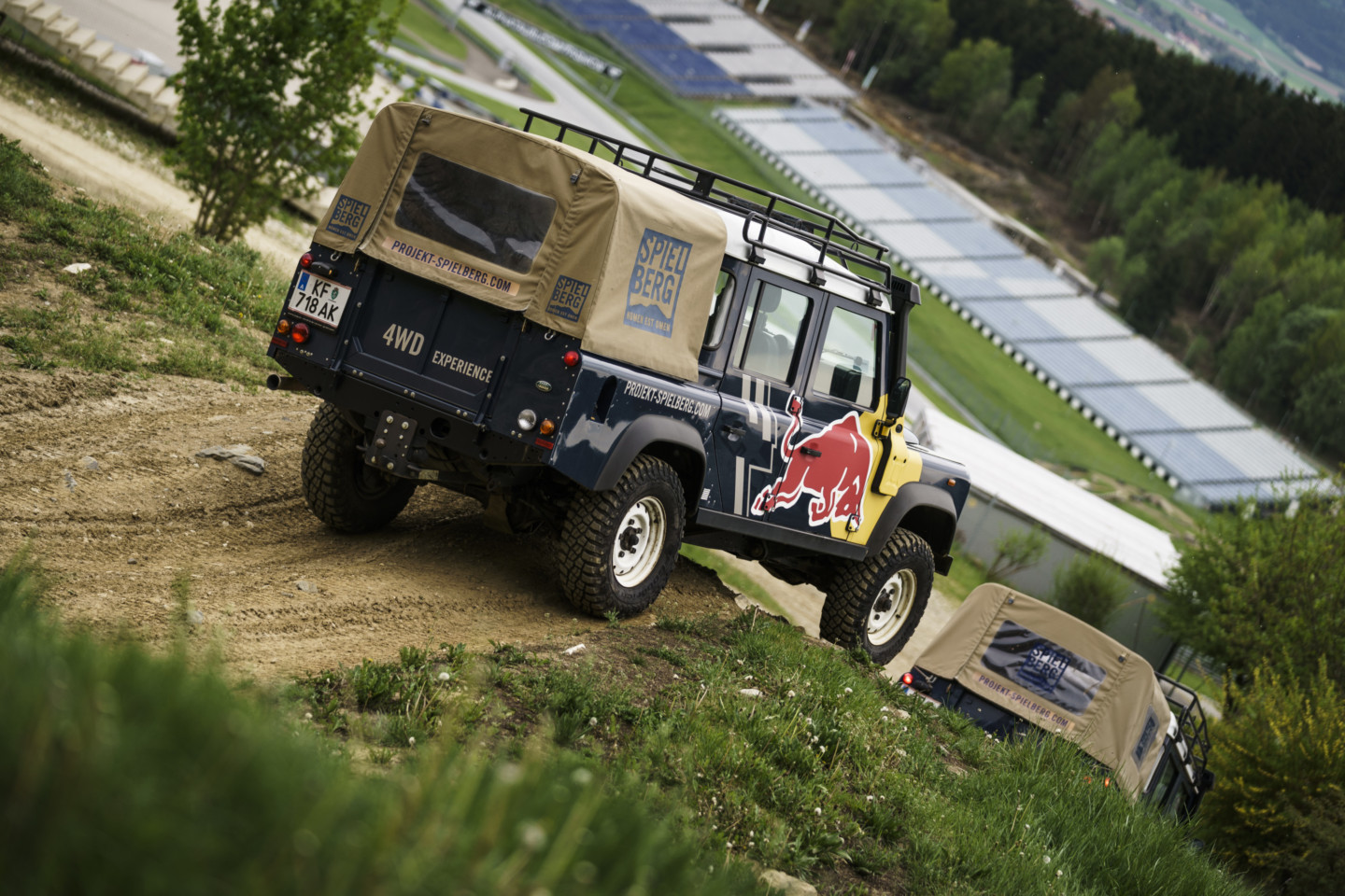 Land Rover Defender driving Austria I Red Bull Ring
